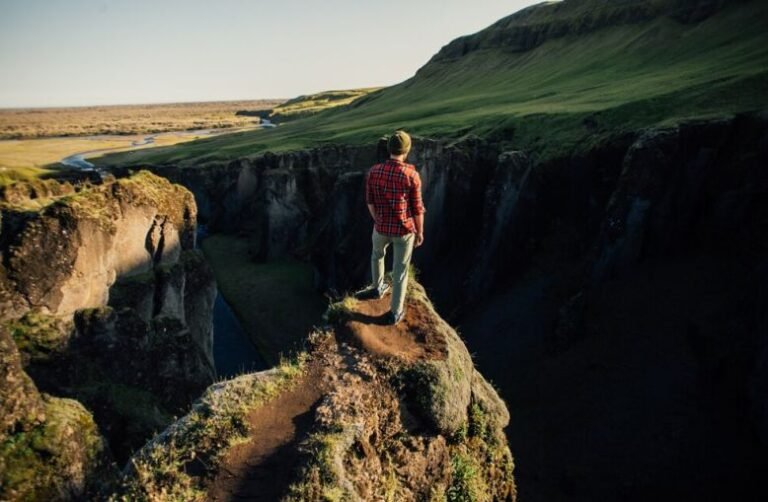 What is Transcendentalism? Principles, Figures, and Legacy
